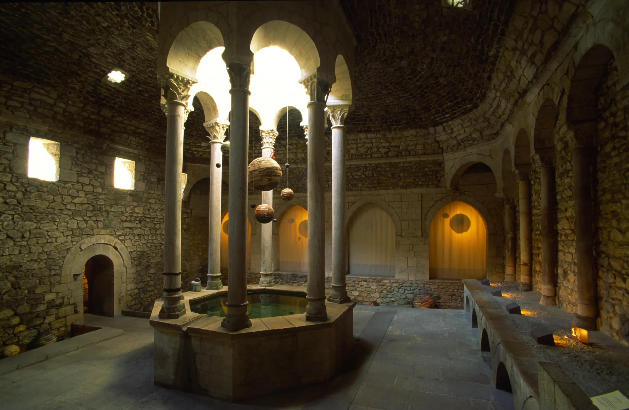 Arab Baths (Banys Àrabs) - Ormina Tours